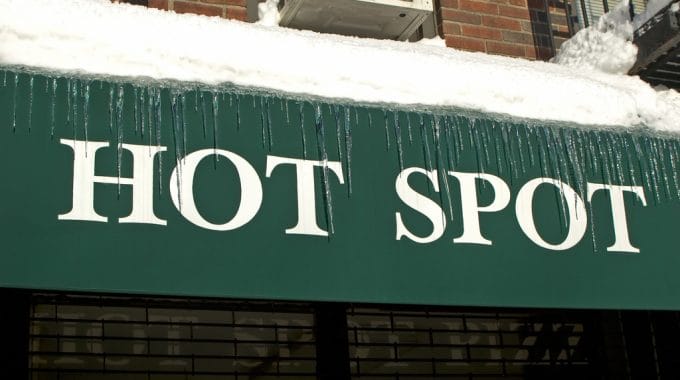 10 Best Storefront Signs For Retail Showrooms - NWB